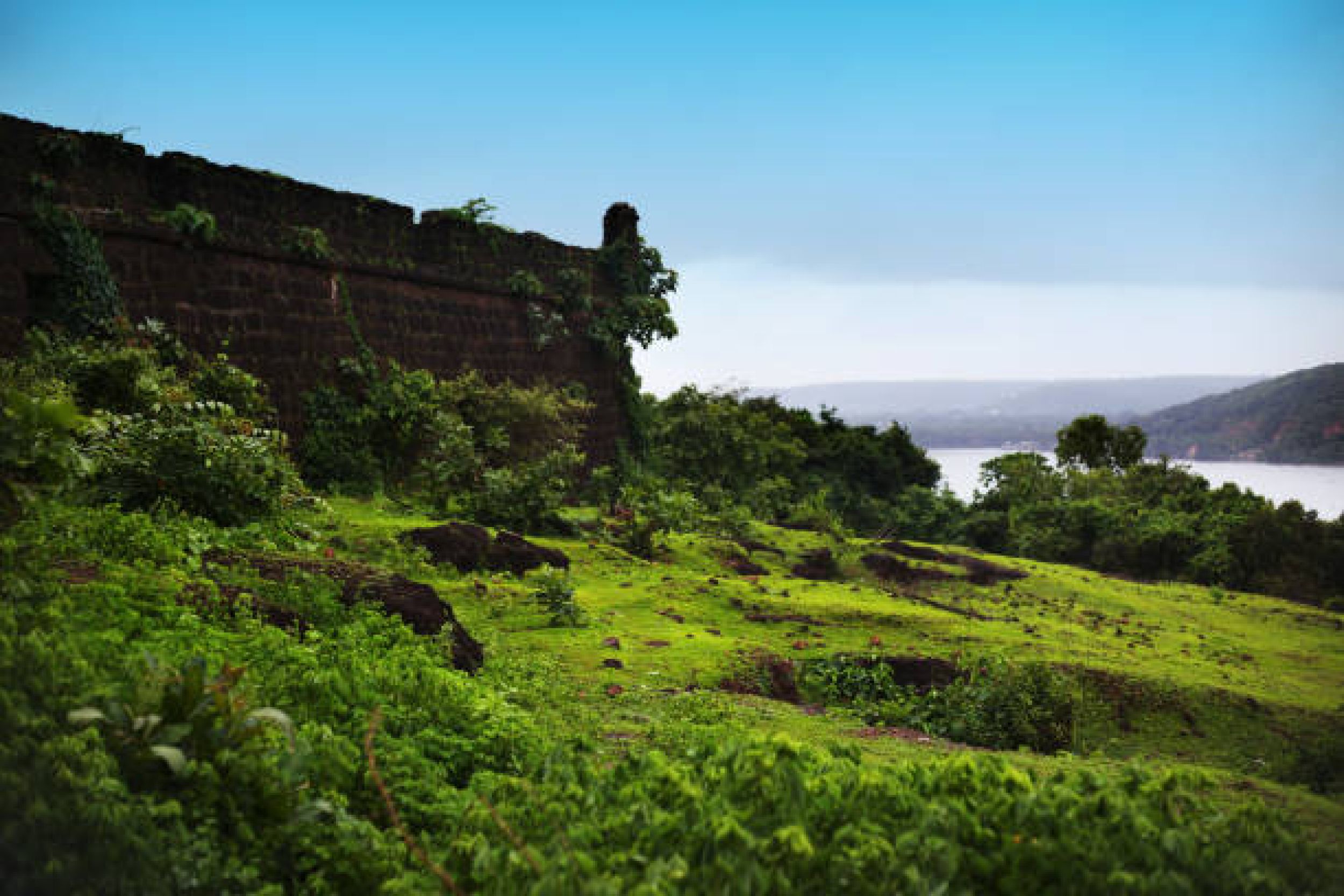 Chapora Fort: Explore Goa's Scenic Historic Landmark - HECT India | Top ...